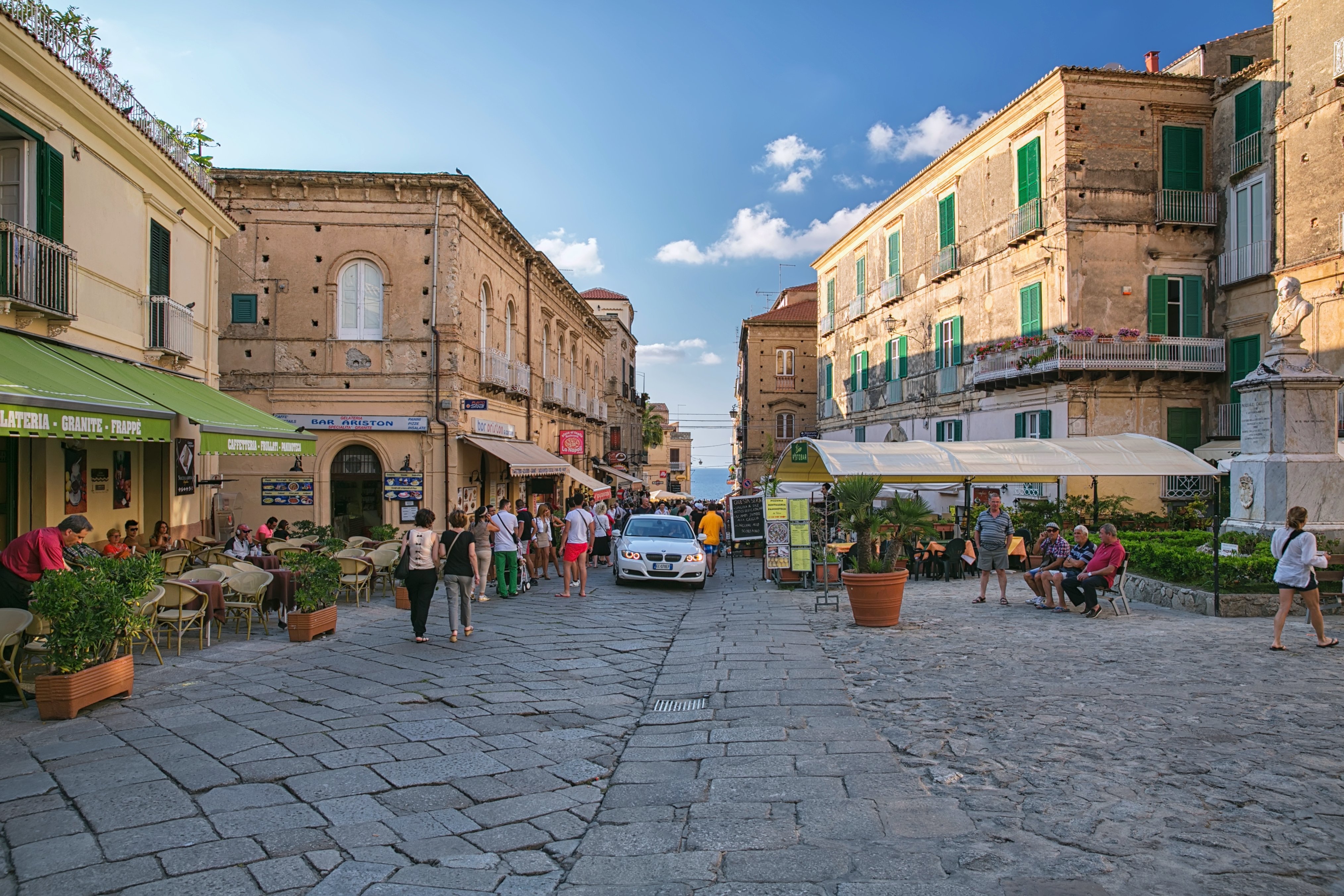 Map of Tropea by area. Tourist map of Tropea in English - tripmydream