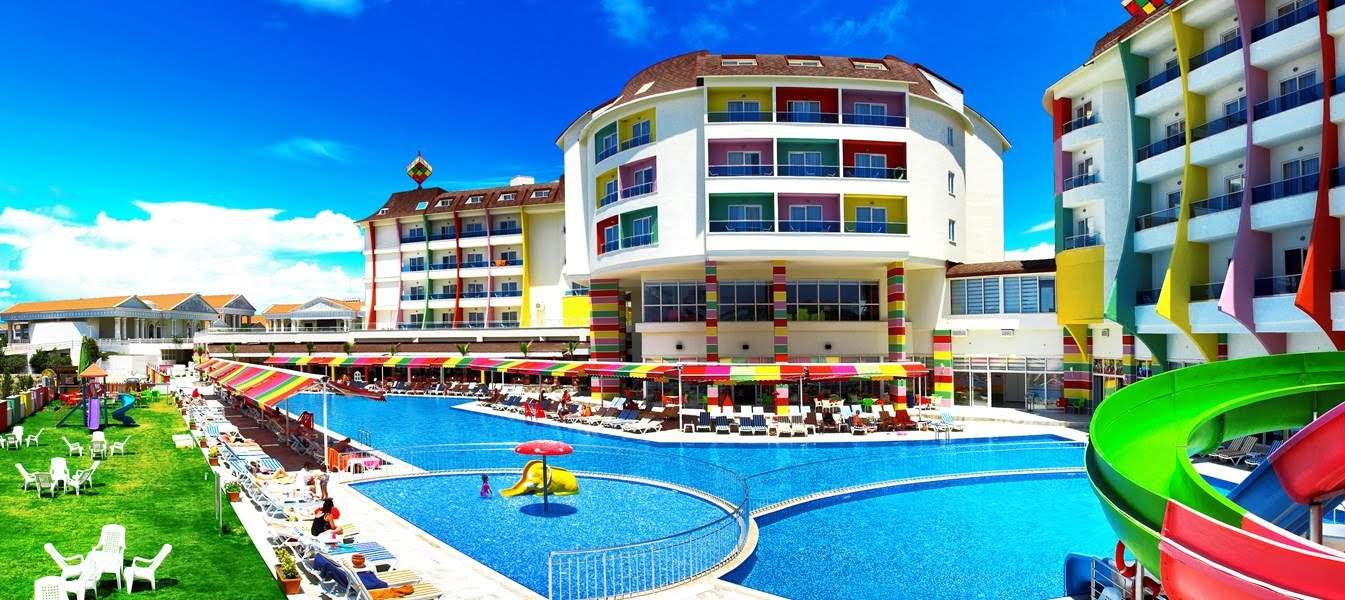 Side: a guide with vacation prices. What the tourist needs to know ...